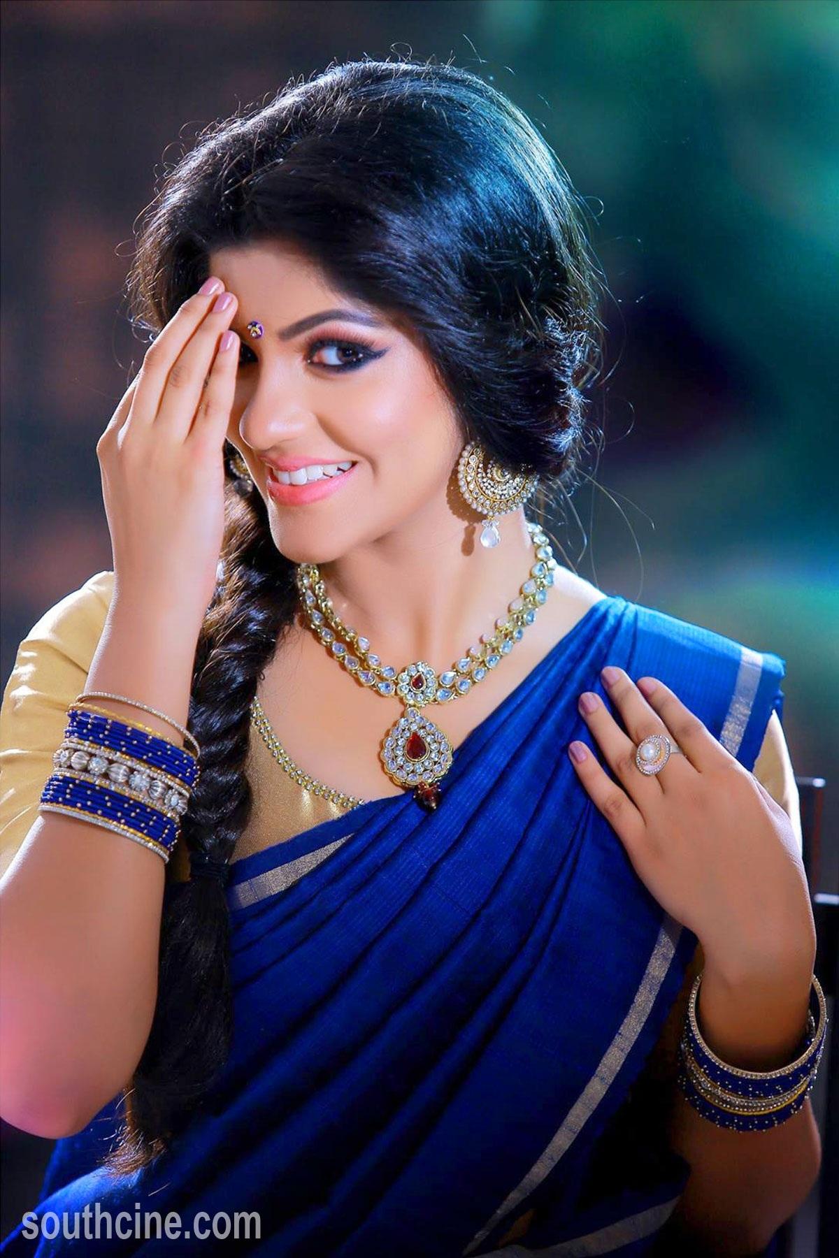 Aparna Balamurali Wallpapers - Top Free Aparna Balamurali Backgrounds - WallpaperAccess