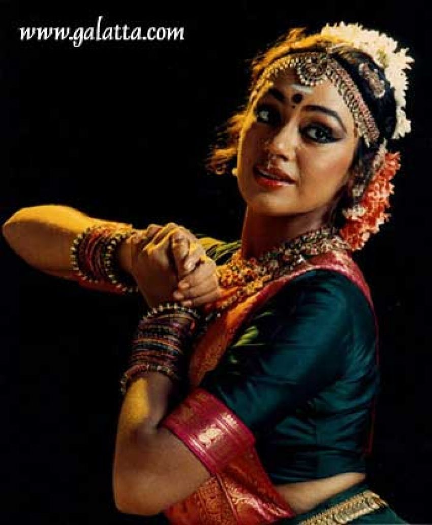 Shobana Wallpapers - Top Free Shobana Backgrounds - WallpaperAccess