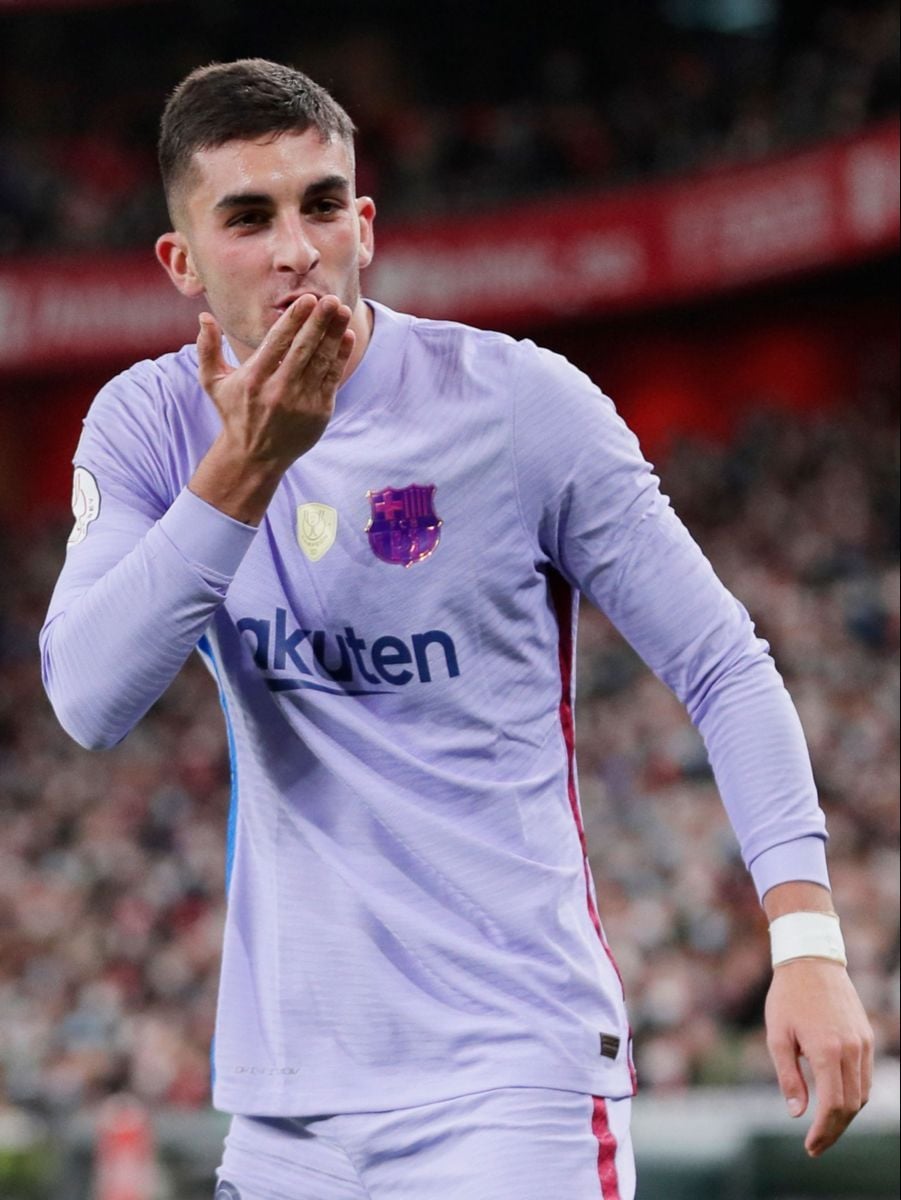 Ferran Torres Wallpapers - Top Free Ferran Torres Backgrounds ...