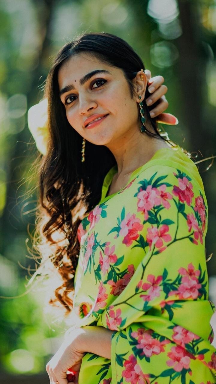 Rukmini Vasanth Wallpapers - Top Free Rukmini Vasanth Backgrounds ...