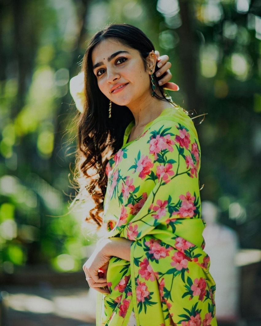 Rukmini Vasanth Wallpapers - Top Free Rukmini Vasanth Backgrounds - WallpaperAccess