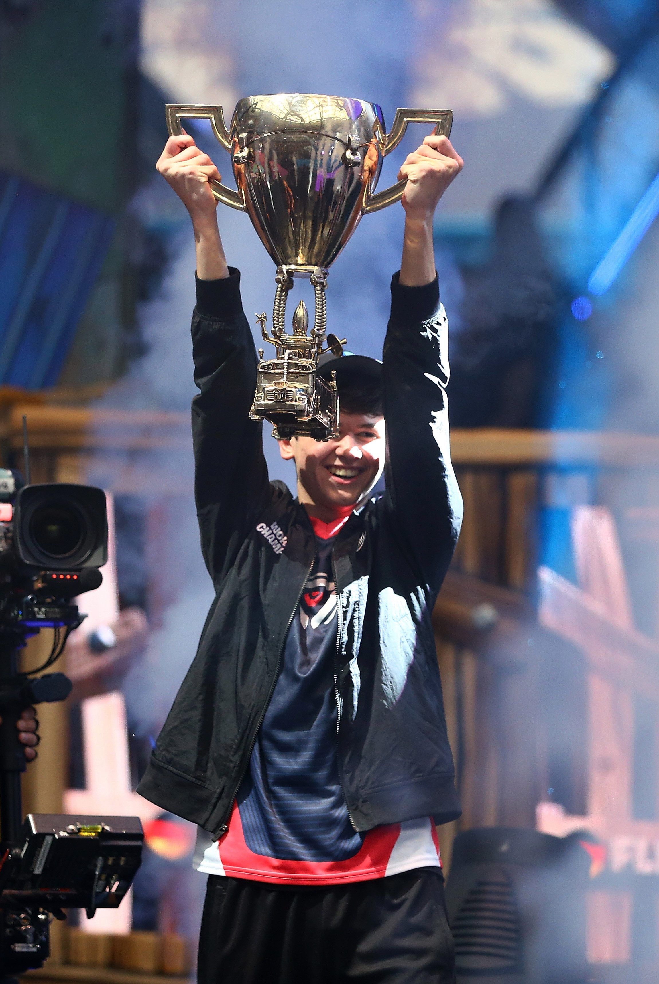 Bugha Wallpapers - Top Free Bugha Backgrounds - WallpaperAccess