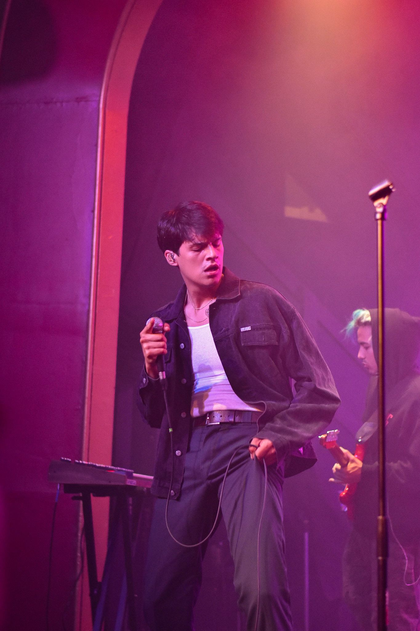 Omar Apollo Wallpapers - Top Free Omar Apollo Backgrounds - WallpaperAccess