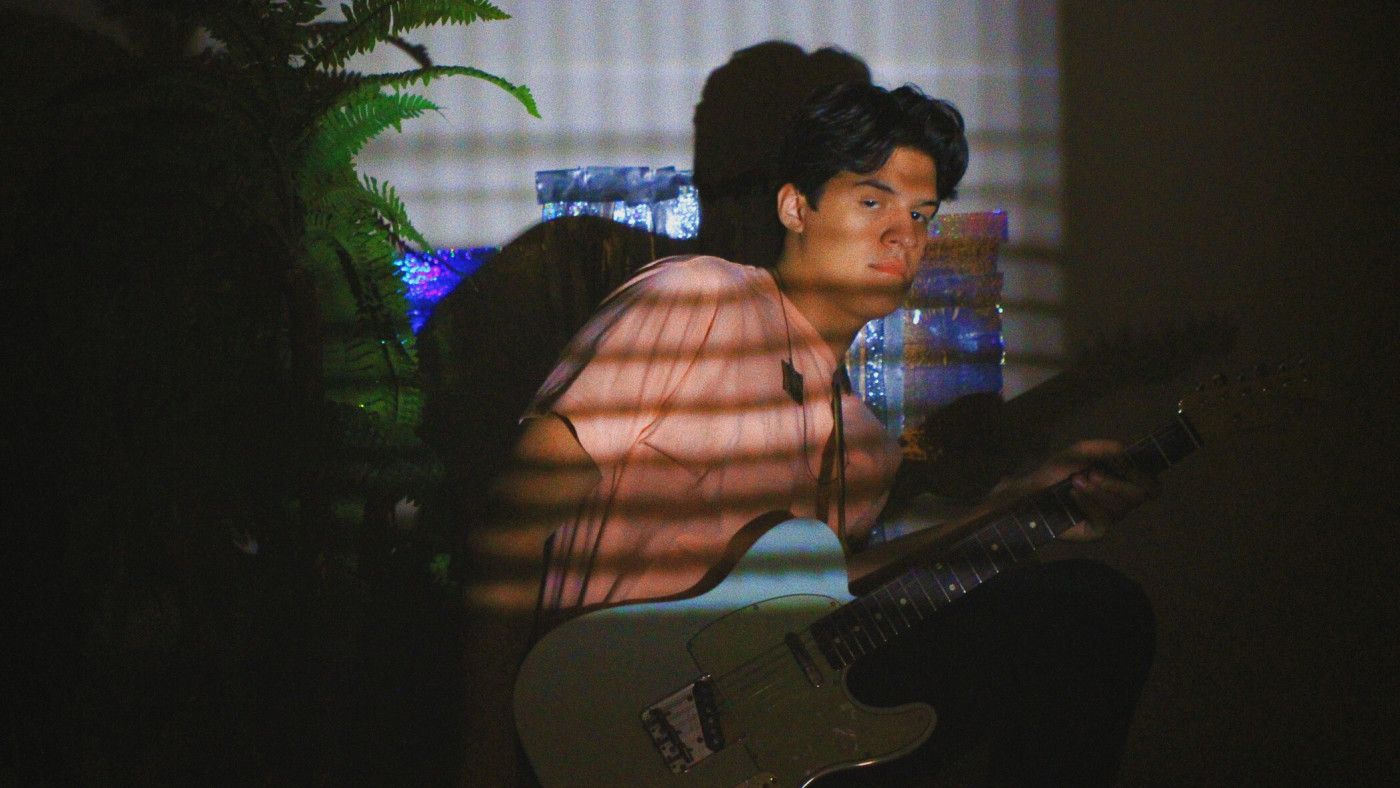 Omar Apollo Wallpapers - Top Free Omar Apollo Backgrounds - WallpaperAccess