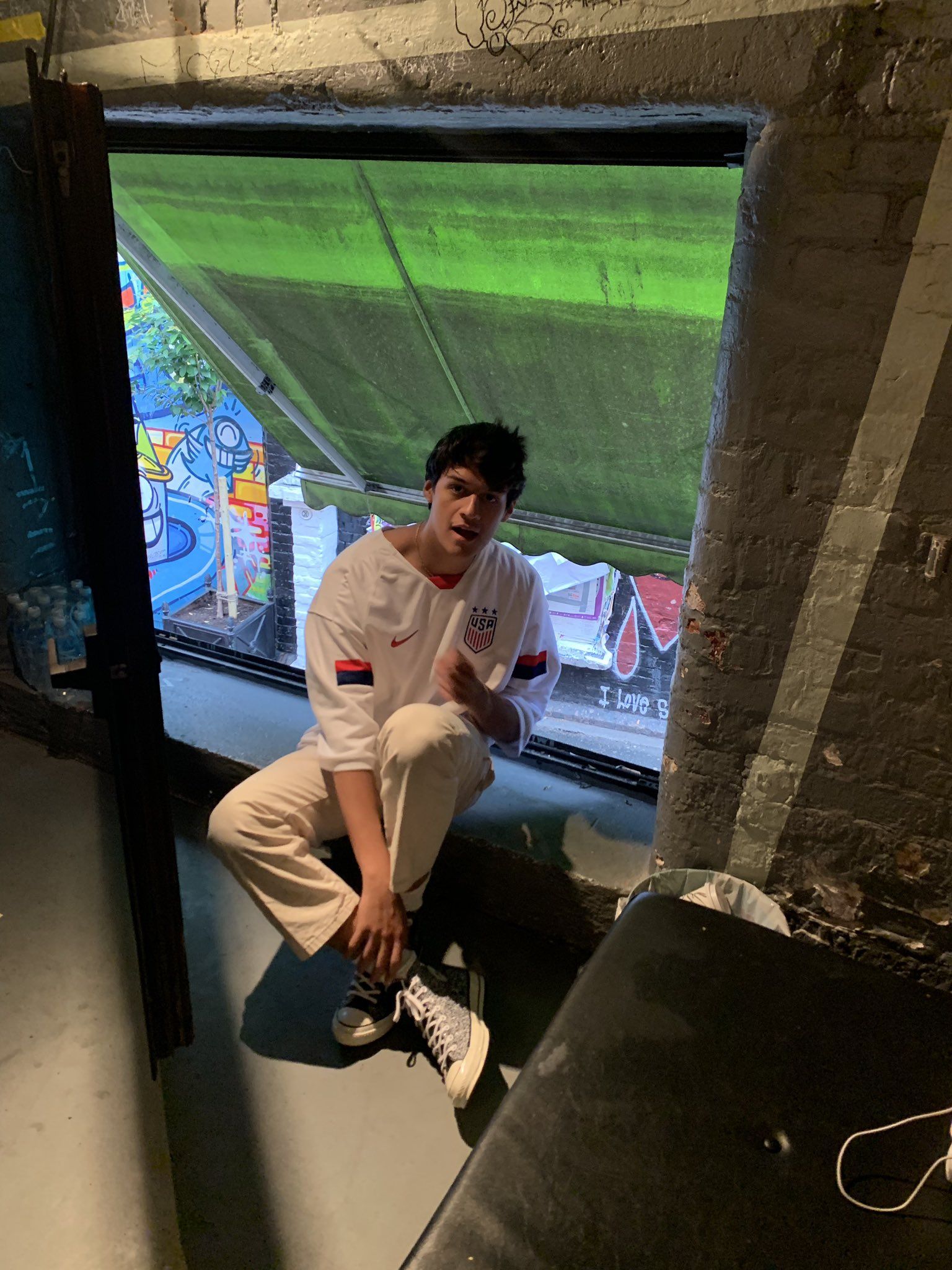 Omar Apollo Wallpapers - Top Free Omar Apollo Backgrounds - WallpaperAccess