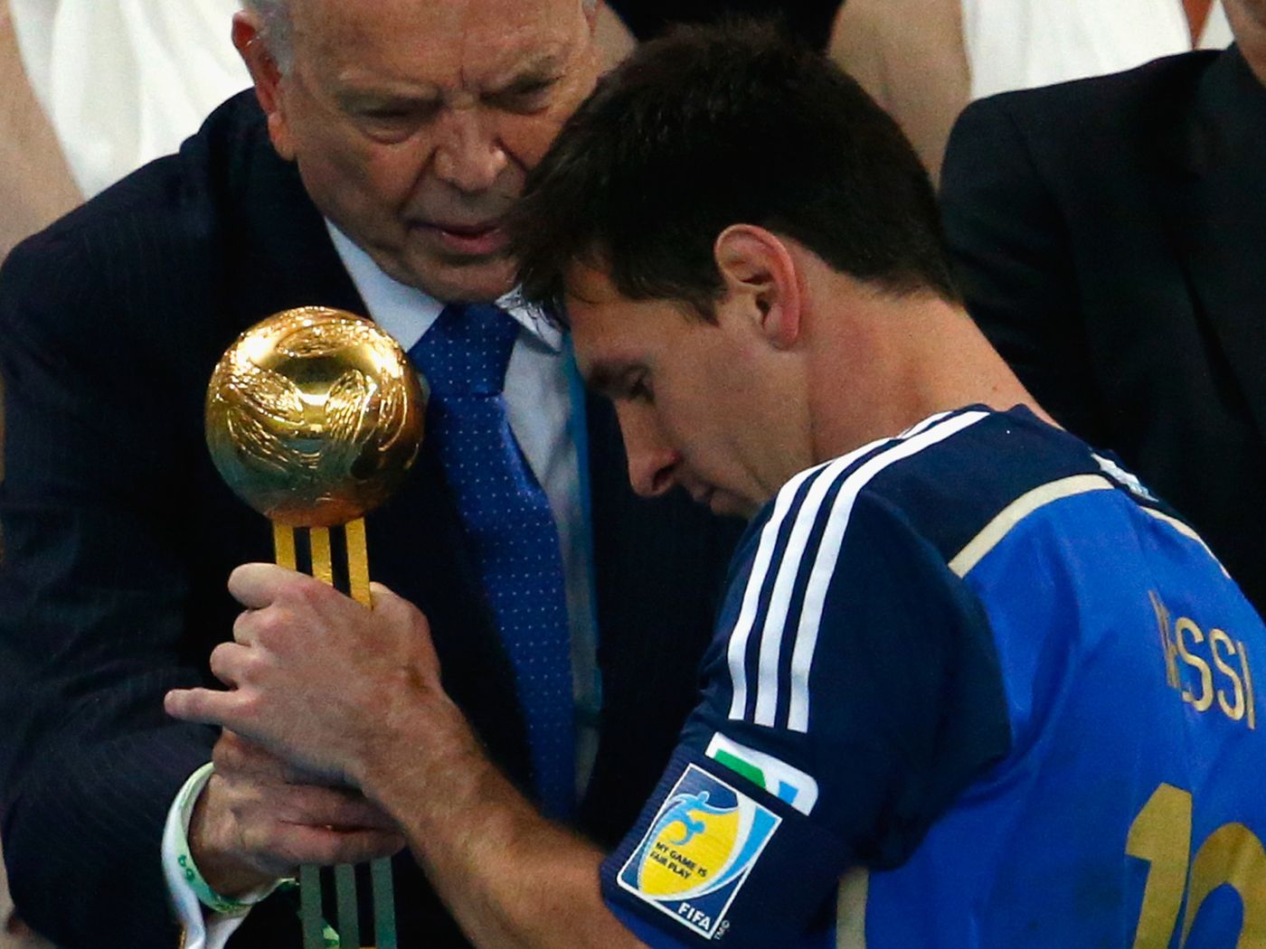 Leo Messi Golden Ball Wallpapers - Top Free Leo Messi Golden Ball ...