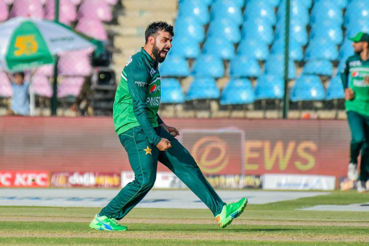 Shadab Khan Wallpapers - Top Free Shadab Khan Backgrounds - WallpaperAccess