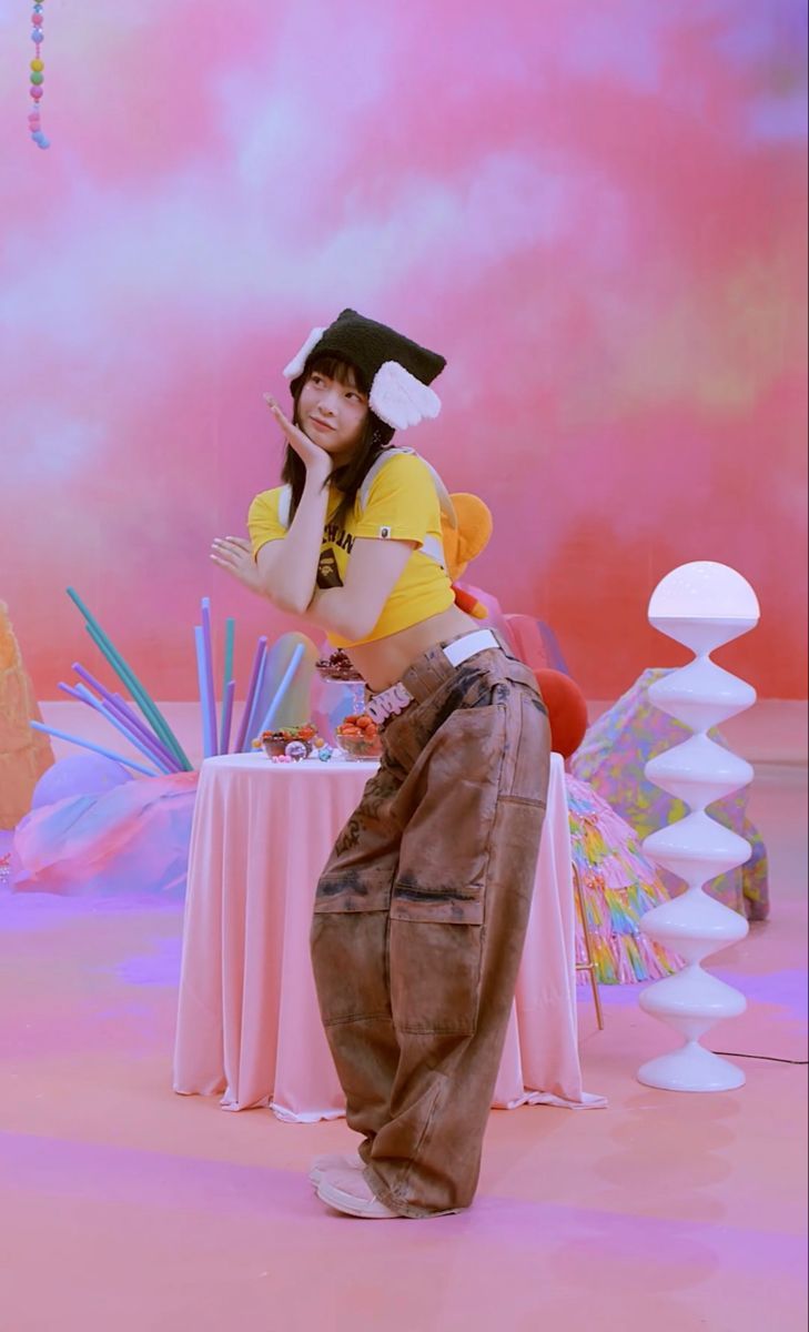 Hanni Pham Wallpapers - Top Free Hanni Pham Backgrounds - WallpaperAccess