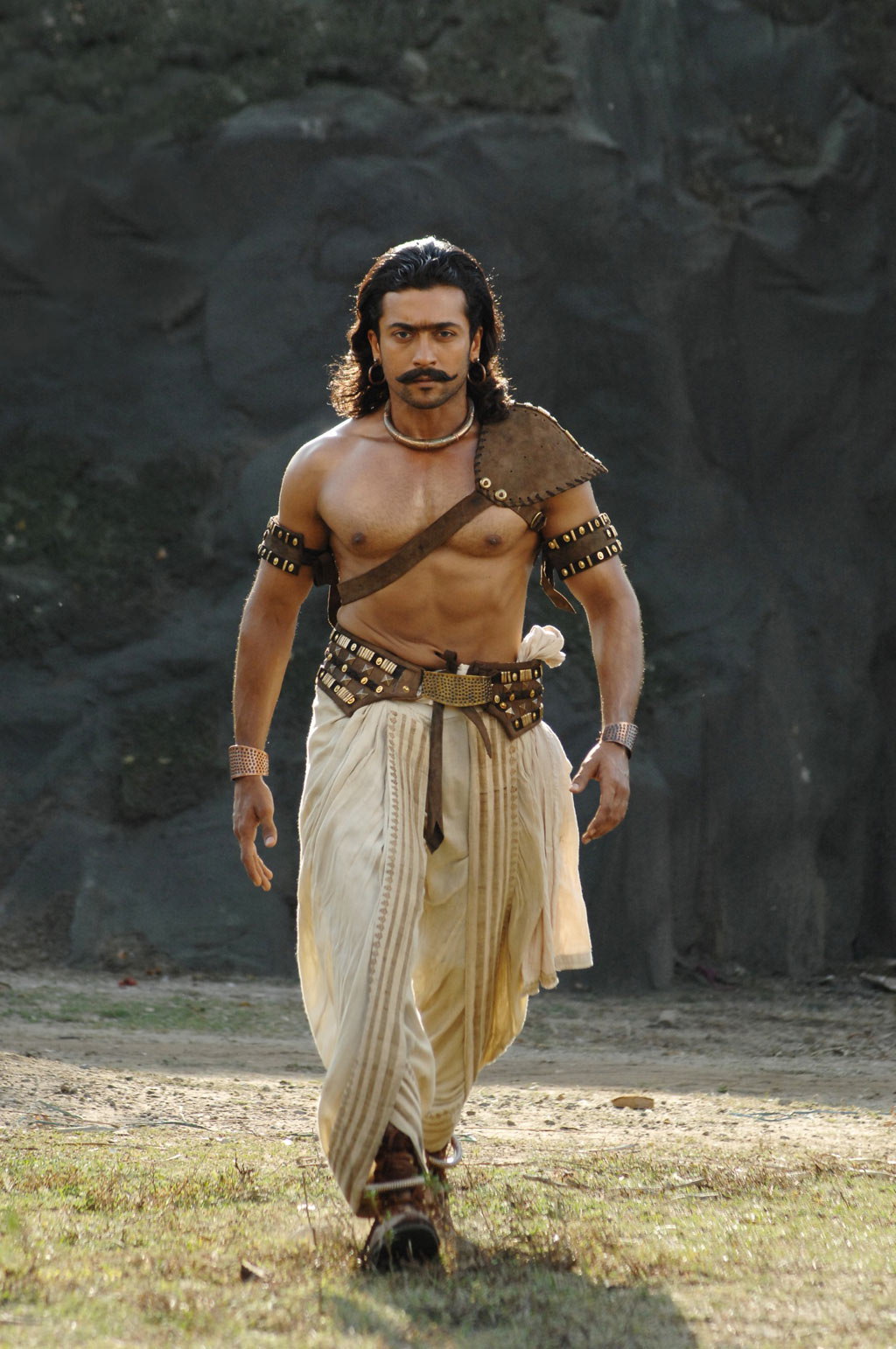 7aum Arivu Wallpapers - Top Free 7aum Arivu Backgrounds - WallpaperAccess