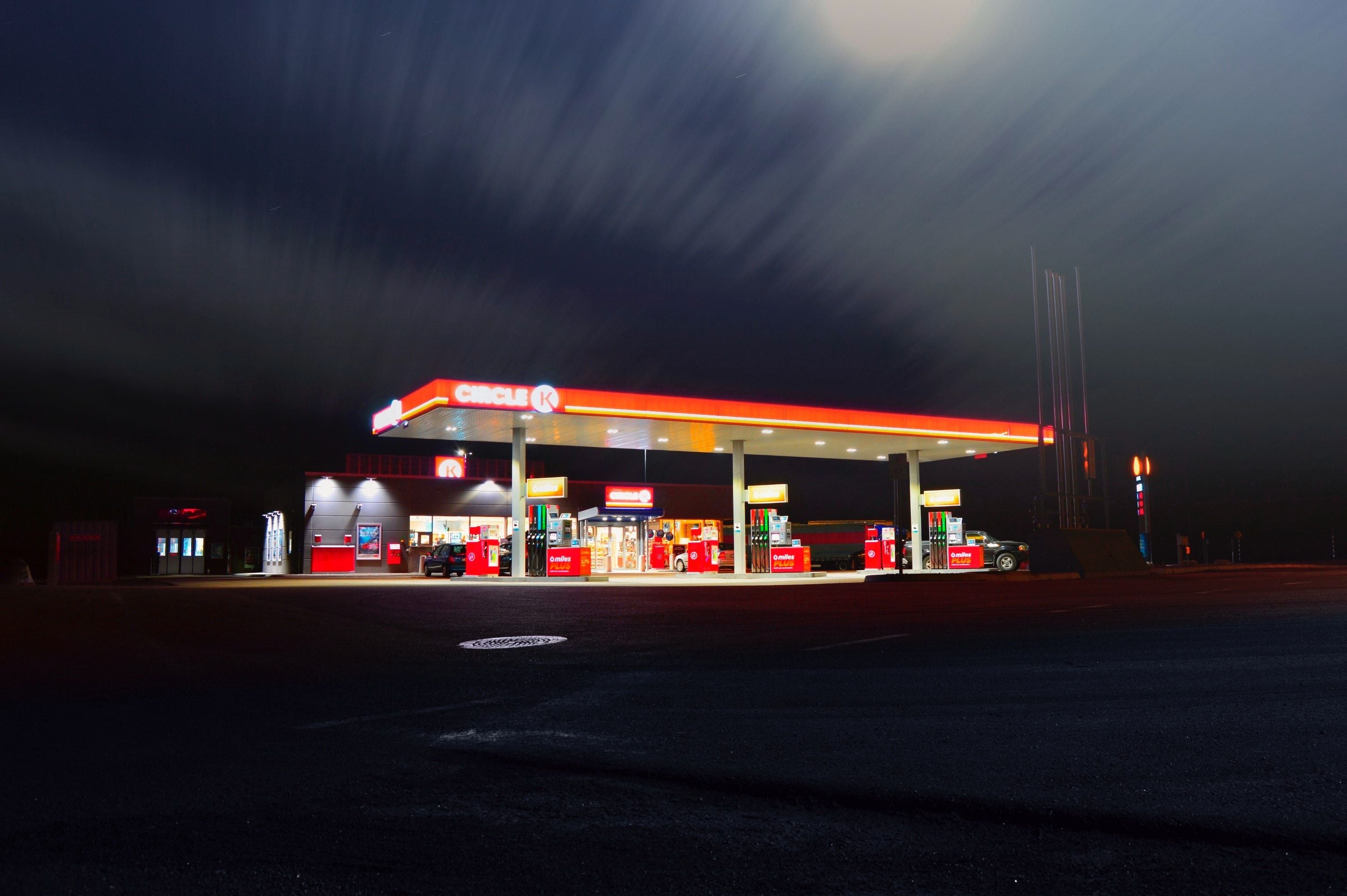 Petrol Pump Wallpapers - Top Free Petrol Pump Backgrounds - WallpaperAccess