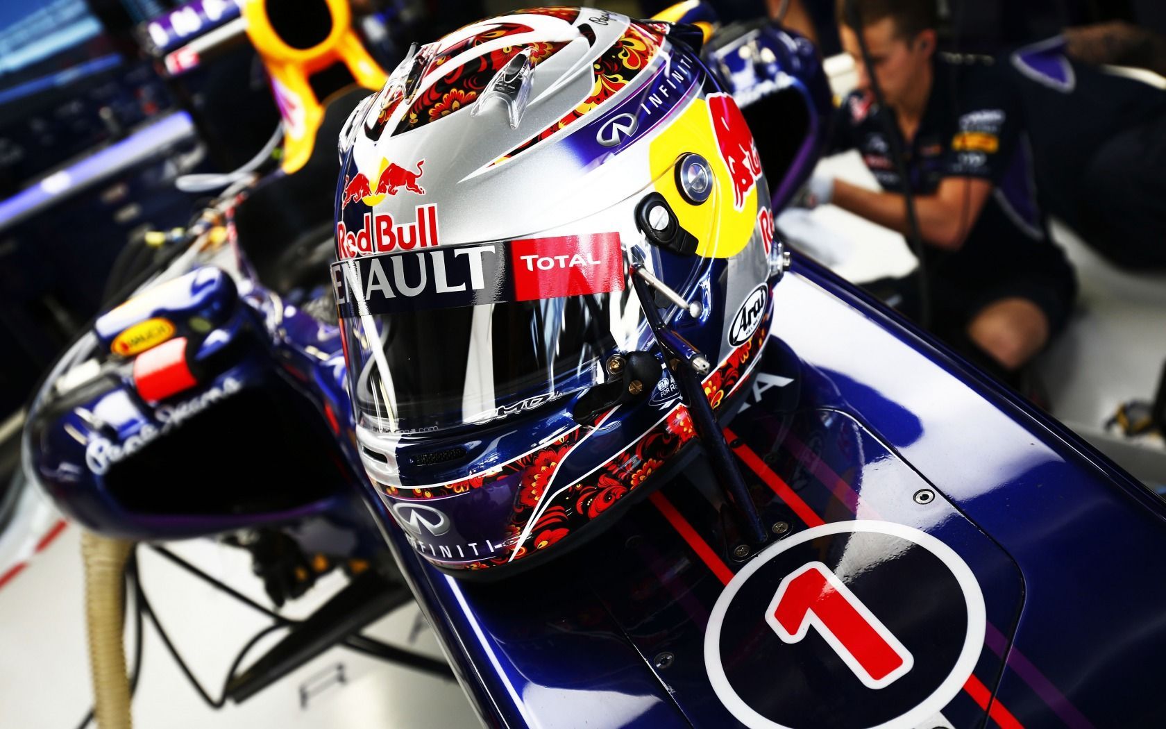 F1 Helmet Wallpapers - Top Free F1 Helmet Backgrounds - WallpaperAccess