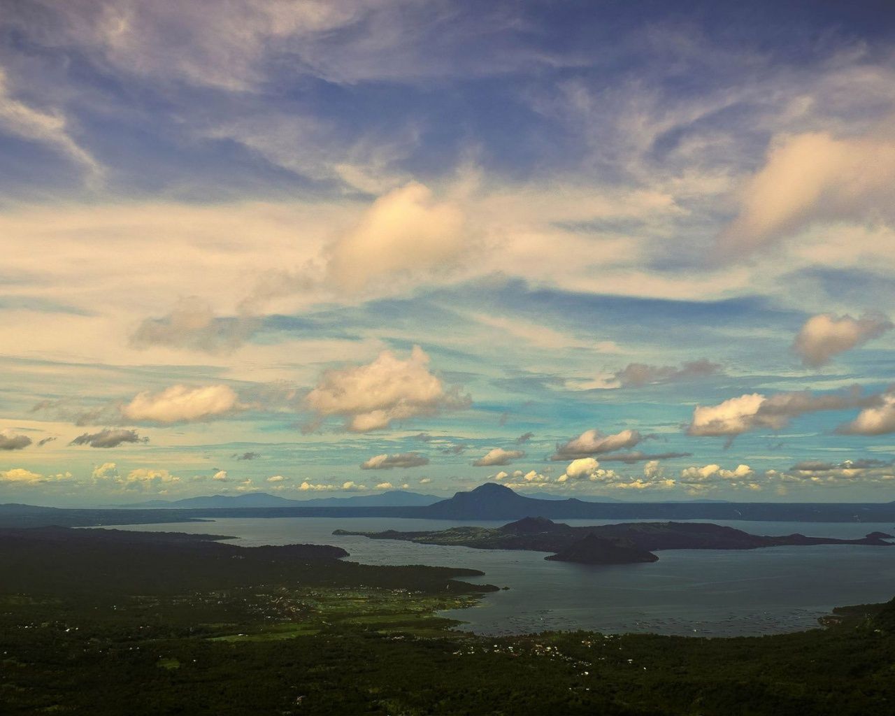 Taal Volcano Wallpapers - Top Free Taal Volcano Backgrounds ...