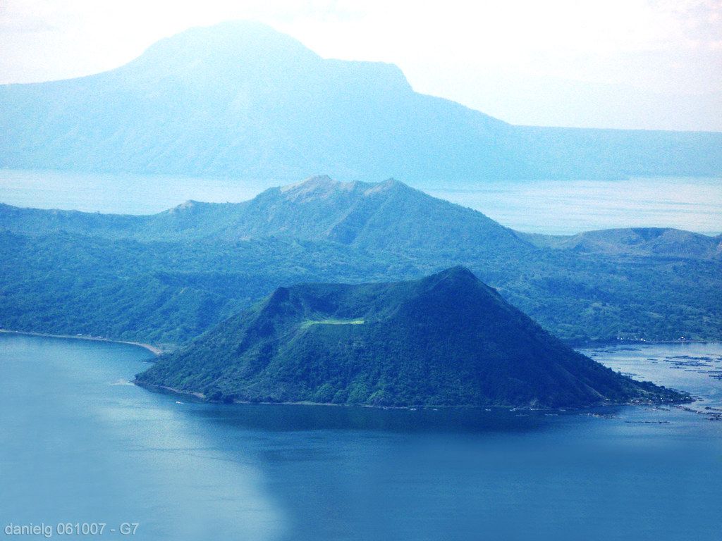 Taal Volcano Wallpapers - Top Free Taal Volcano Backgrounds ...