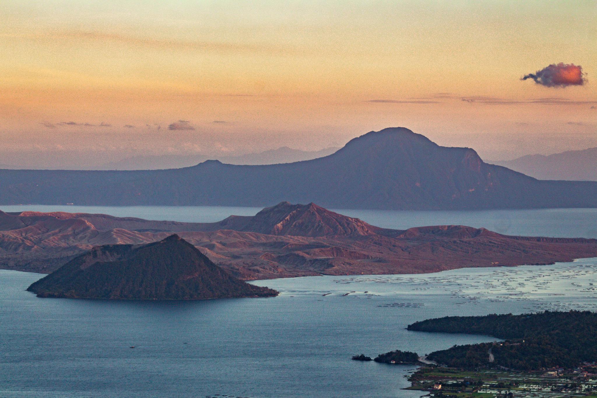 Taal Volcano Wallpapers - Top Free Taal Volcano Backgrounds ...