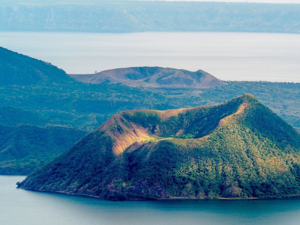 Taal Volcano Wallpapers - Top Free Taal Volcano Backgrounds ...