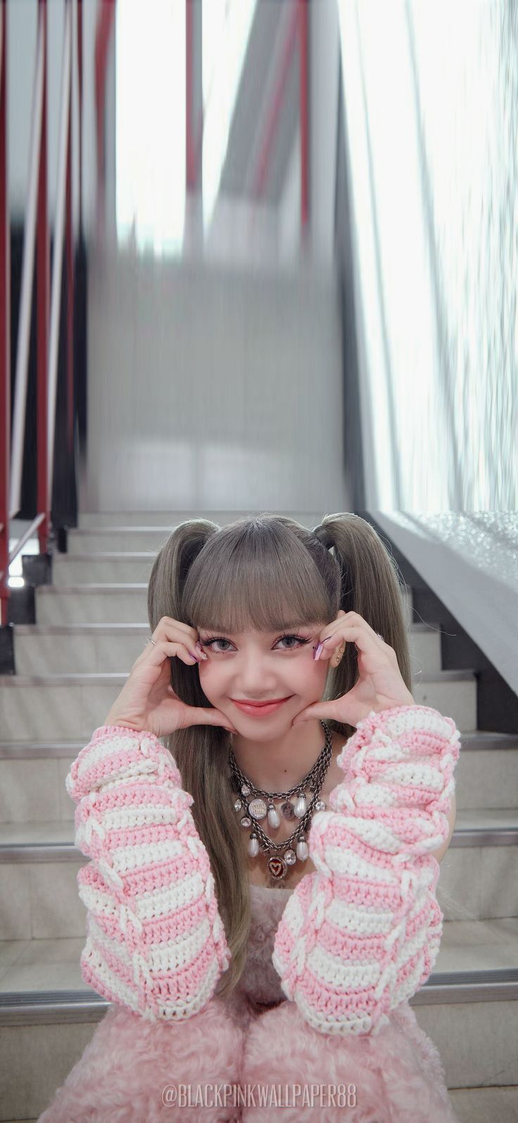 Lisa Money Wallpapers - Top Free Lisa Money Backgrounds - WallpaperAccess