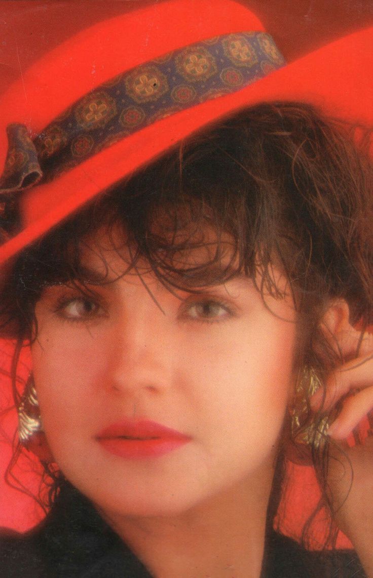 Pooja Bhatt Wallpapers - Top Free Pooja Bhatt Backgrounds - WallpaperAccess