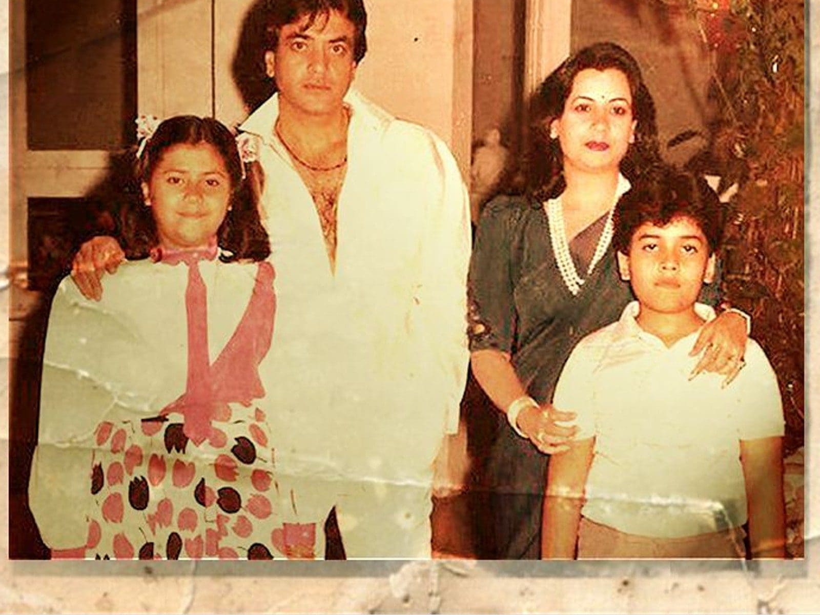 Jeetendra Wallpapers - Top Free Jeetendra Backgrounds - WallpaperAccess