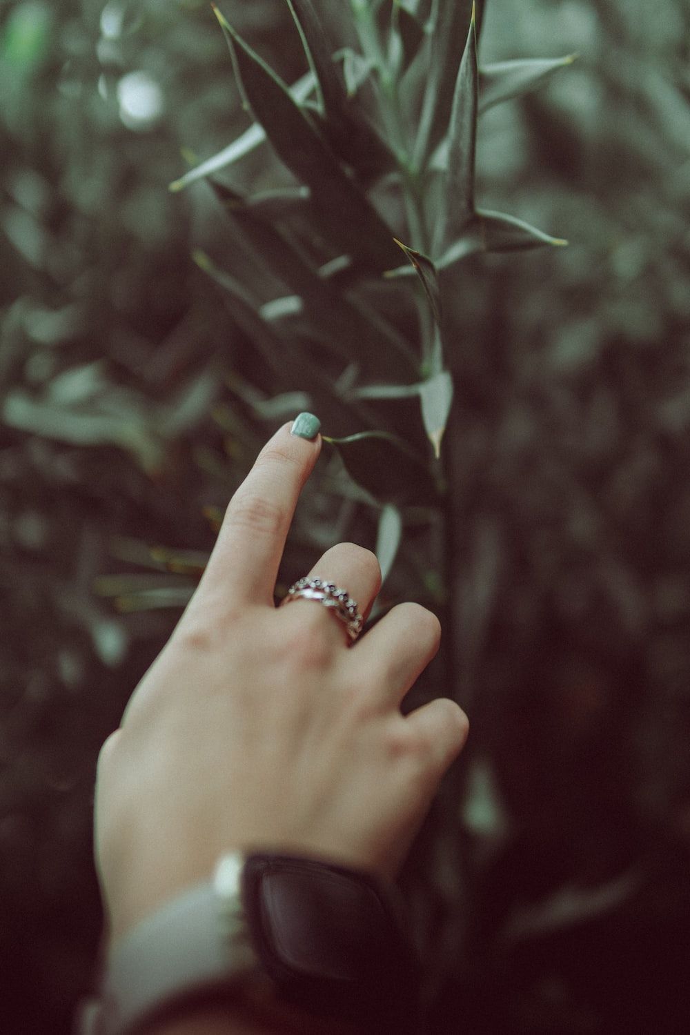 Girl Hand Wallpapers - Top Free Girl Hand Backgrounds - WallpaperAccess