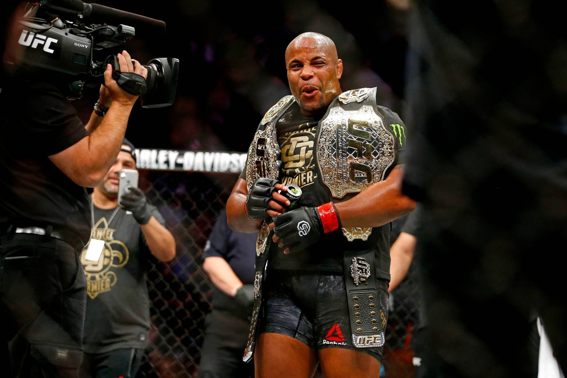 Daniel Cormier Wallpapers - Top Free Daniel Cormier Backgrounds - WallpaperAccess