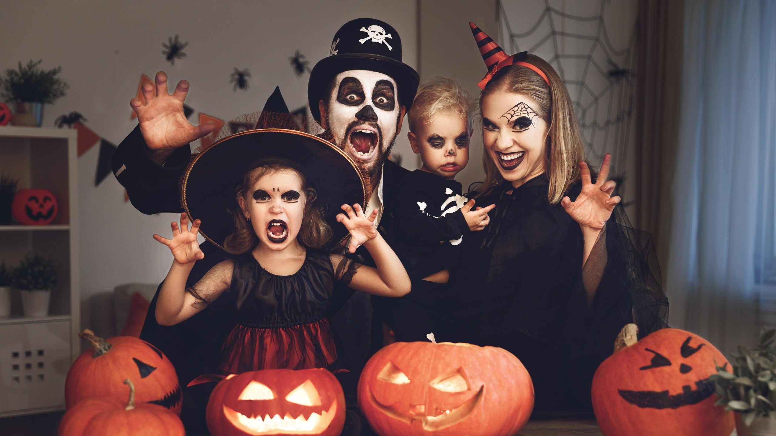 Halloween Costumes Wallpapers - Top Free Halloween Costumes Backgrounds ...