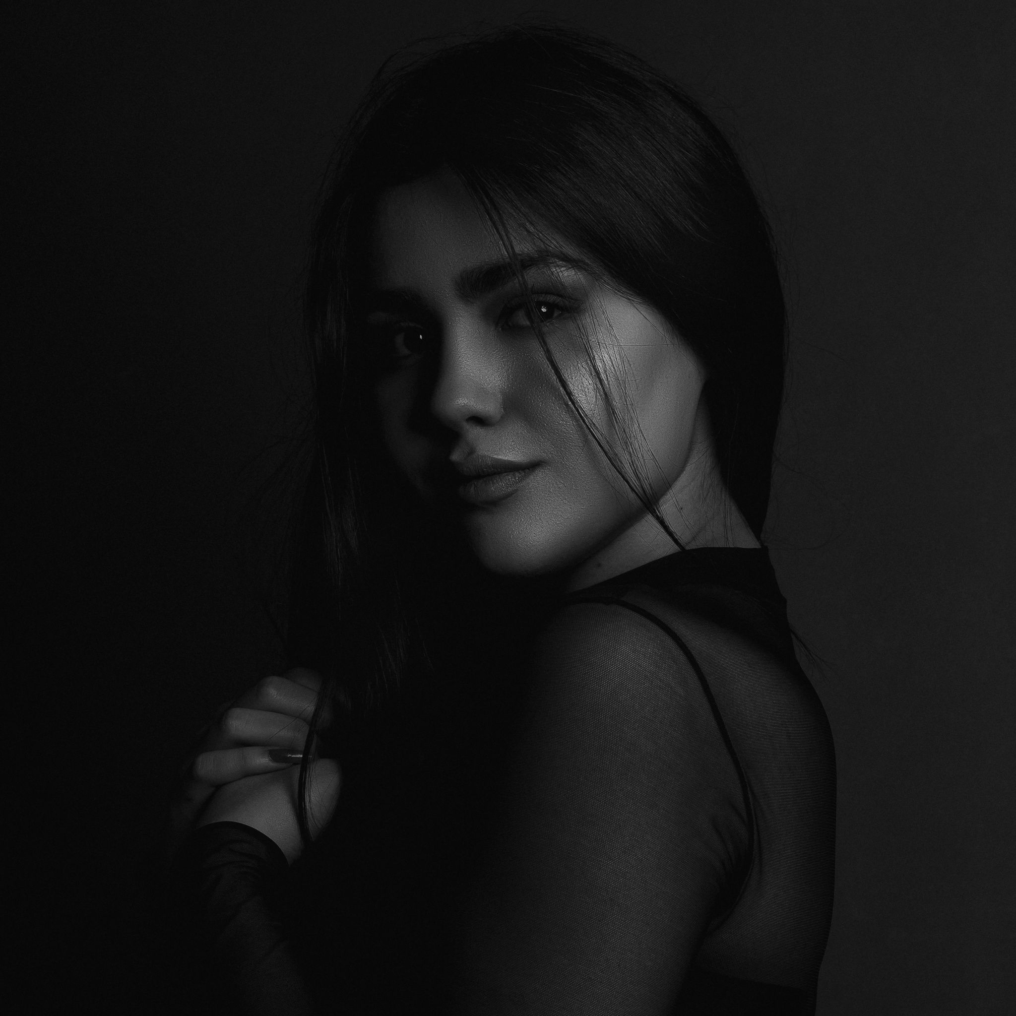 Girl in Dark Wallpapers - Top Free Girl in Dark Backgrounds ...