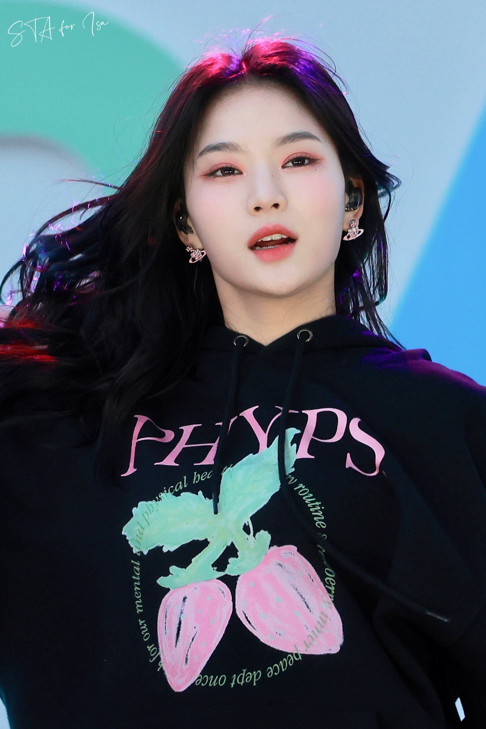 Isa Stayc Wallpapers - Top Free Isa Stayc Backgrounds - WallpaperAccess