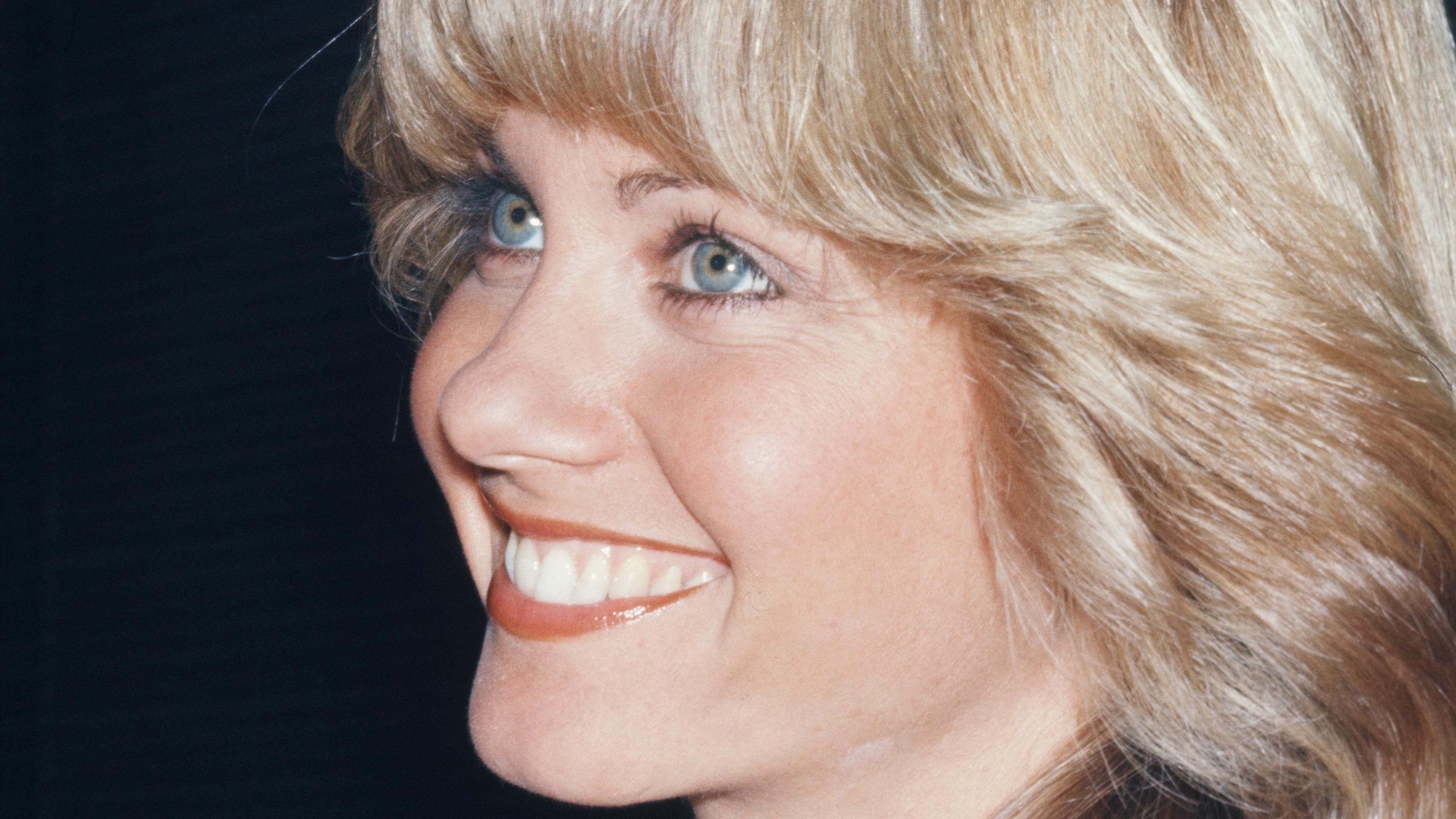 Olivia Newton John Wallpapers - Top Free Olivia Newton John Backgrounds - WallpaperAccess