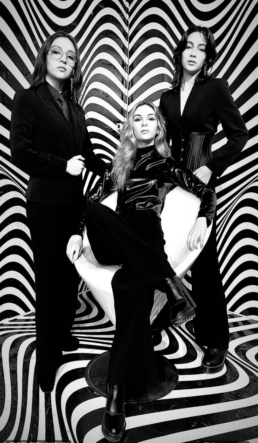 The Warning Wallpapers - Top Free The Warning Backgrounds - WallpaperAccess