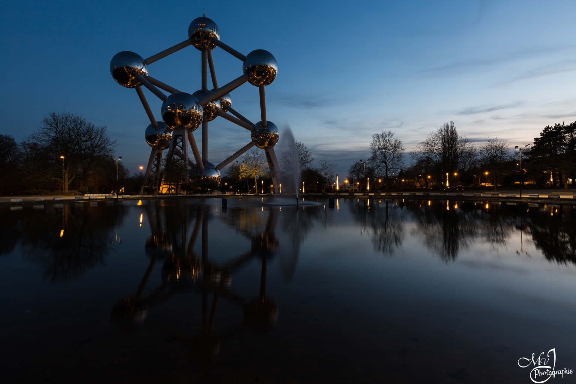 Atomium Wallpapers - Top Free Atomium Backgrounds - WallpaperAccess