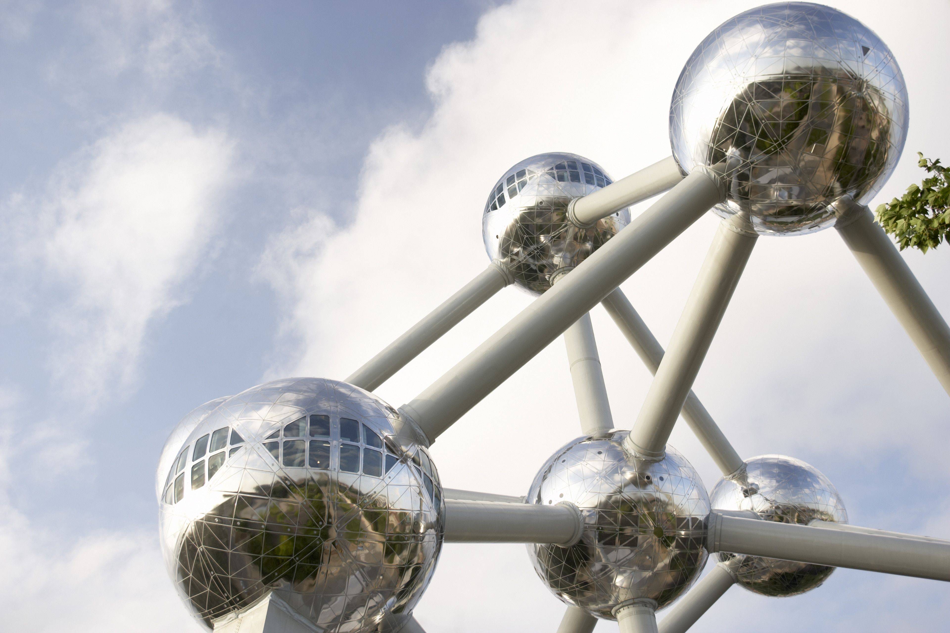 Atomium Wallpapers - Top Free Atomium Backgrounds - WallpaperAccess