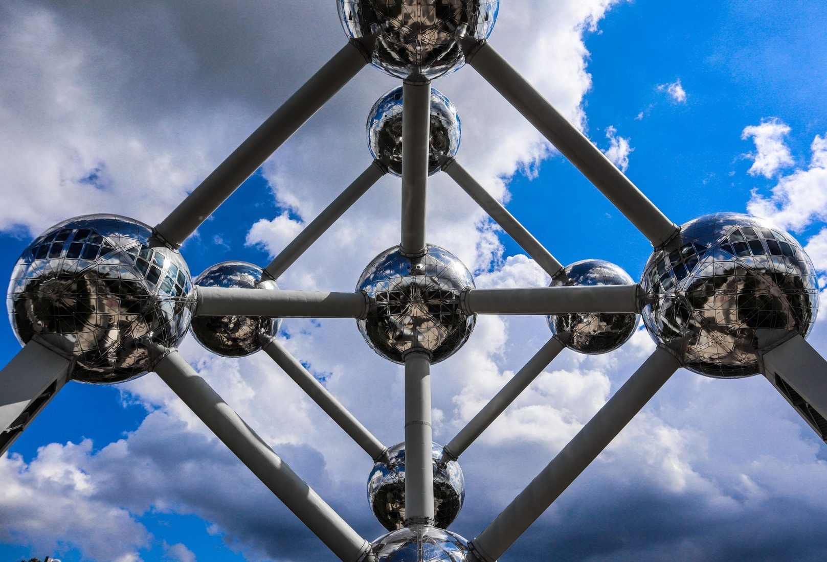 Atomium Wallpapers - Top Free Atomium Backgrounds - WallpaperAccess