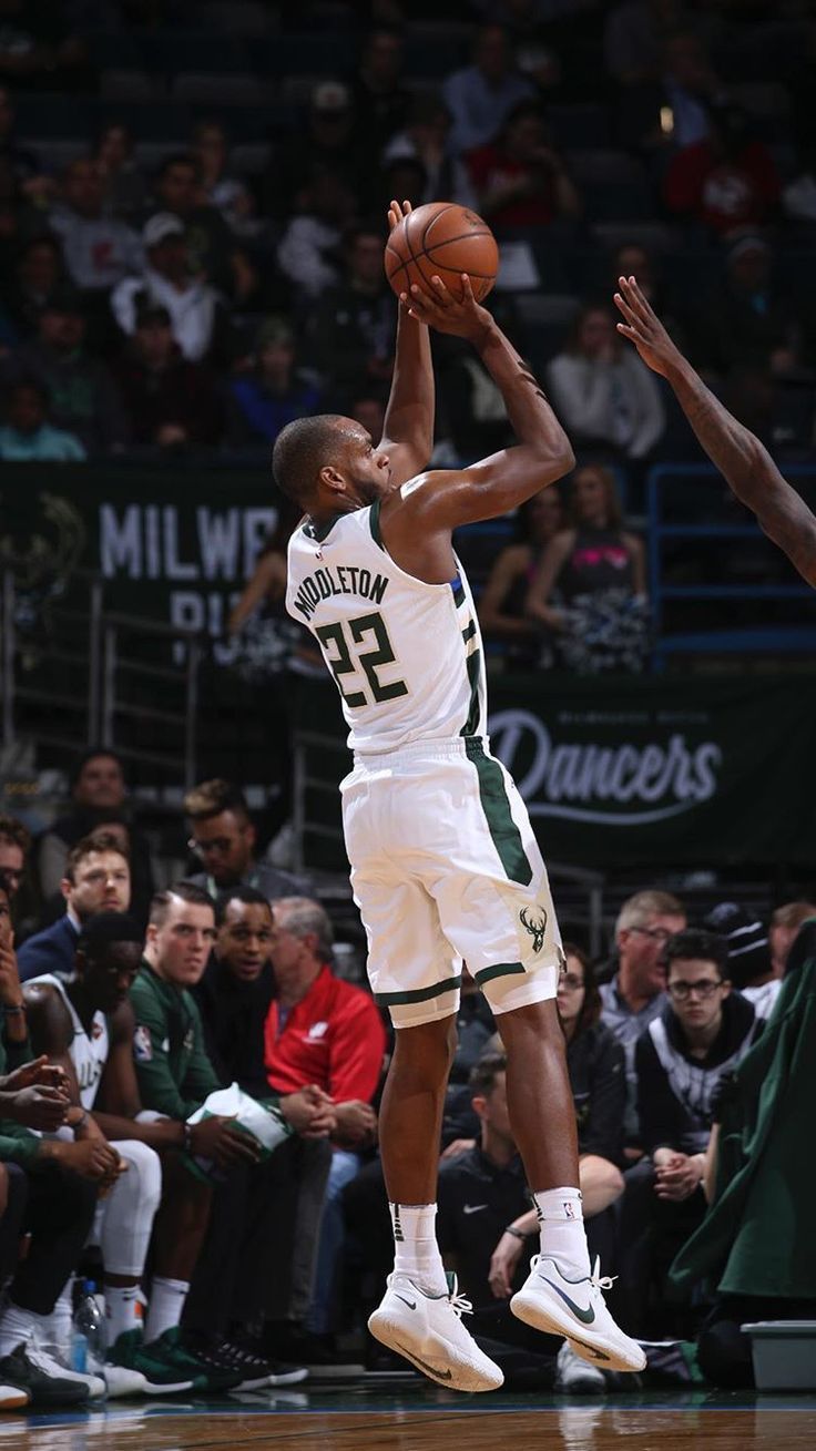 Khris Middleton Wallpapers - Top Free Khris Middleton Backgrounds ...