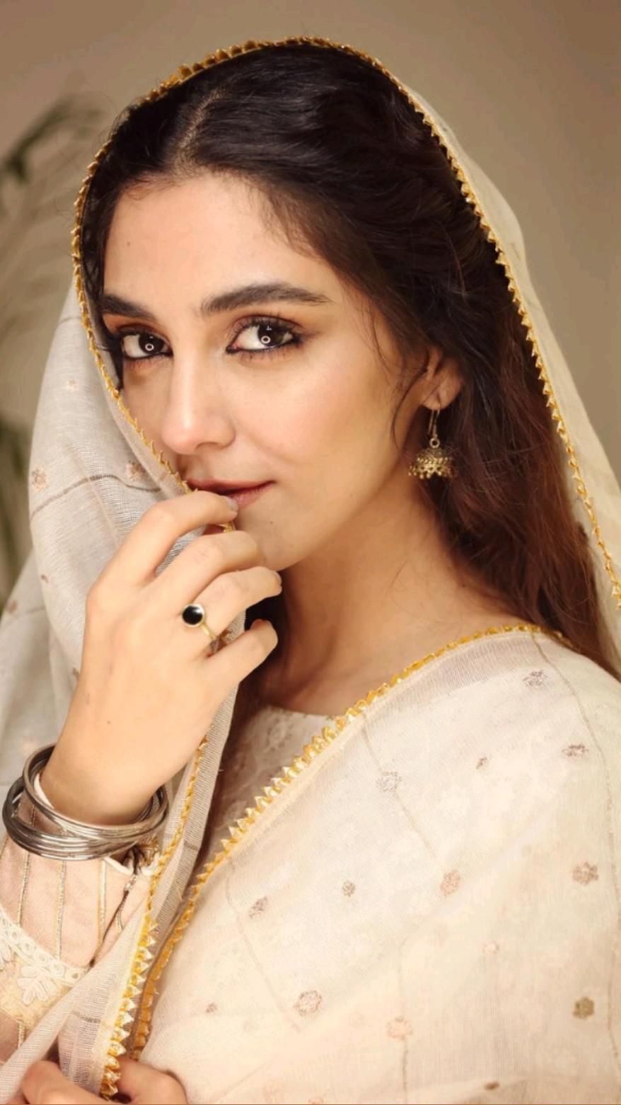 Maya Ali Wallpapers - Top Free Maya Ali Backgrounds - WallpaperAccess