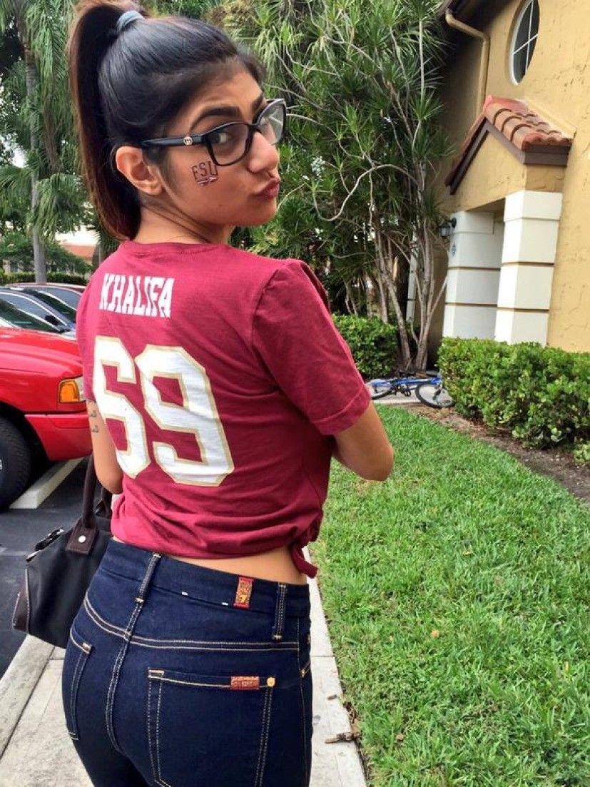 Mia Khalifa Wallpapers - Top Free Mia Khalifa Backgrounds - WallpaperAccess