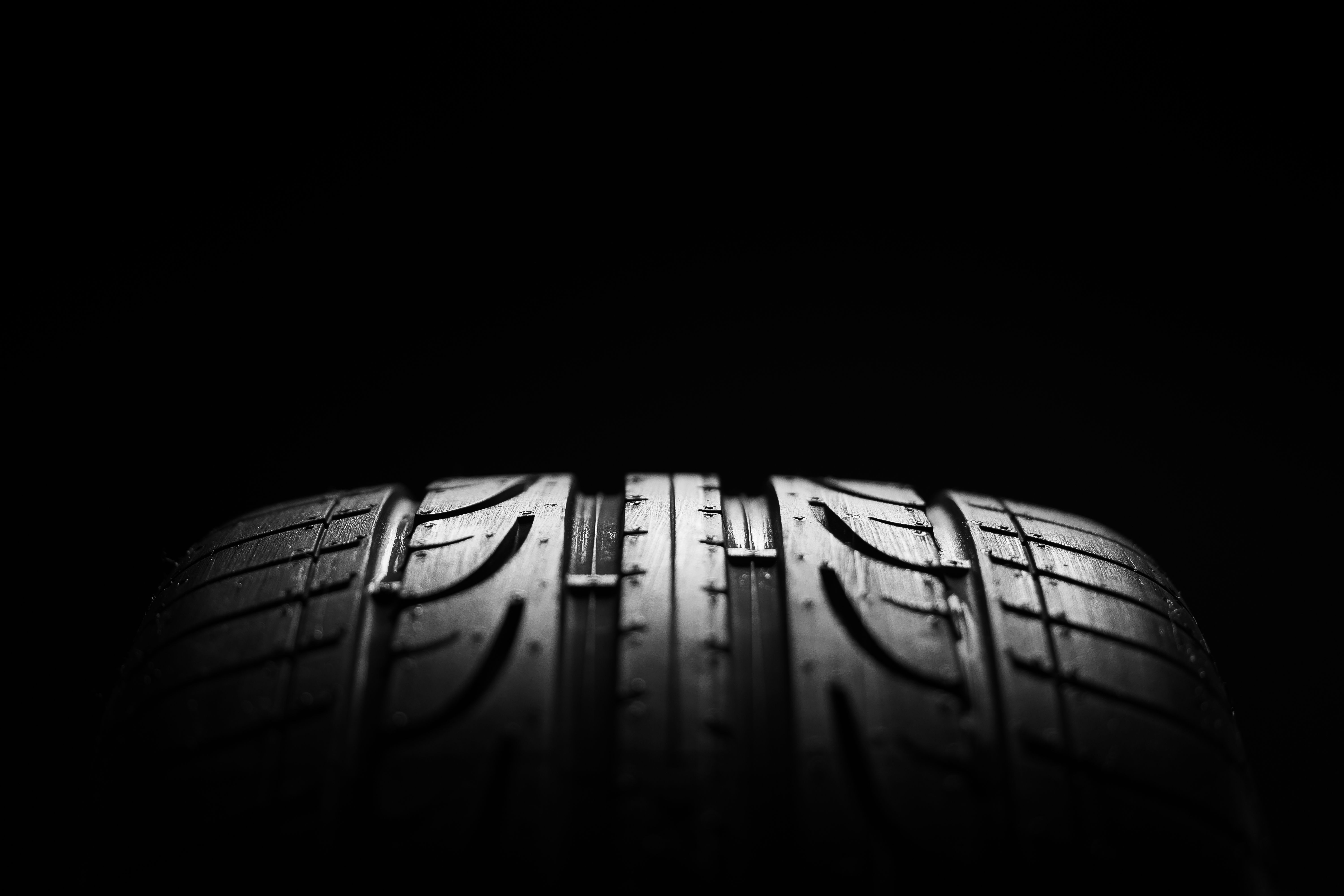 Car Tyre Wallpapers - Top Free Car Tyre Backgrounds - WallpaperAccess