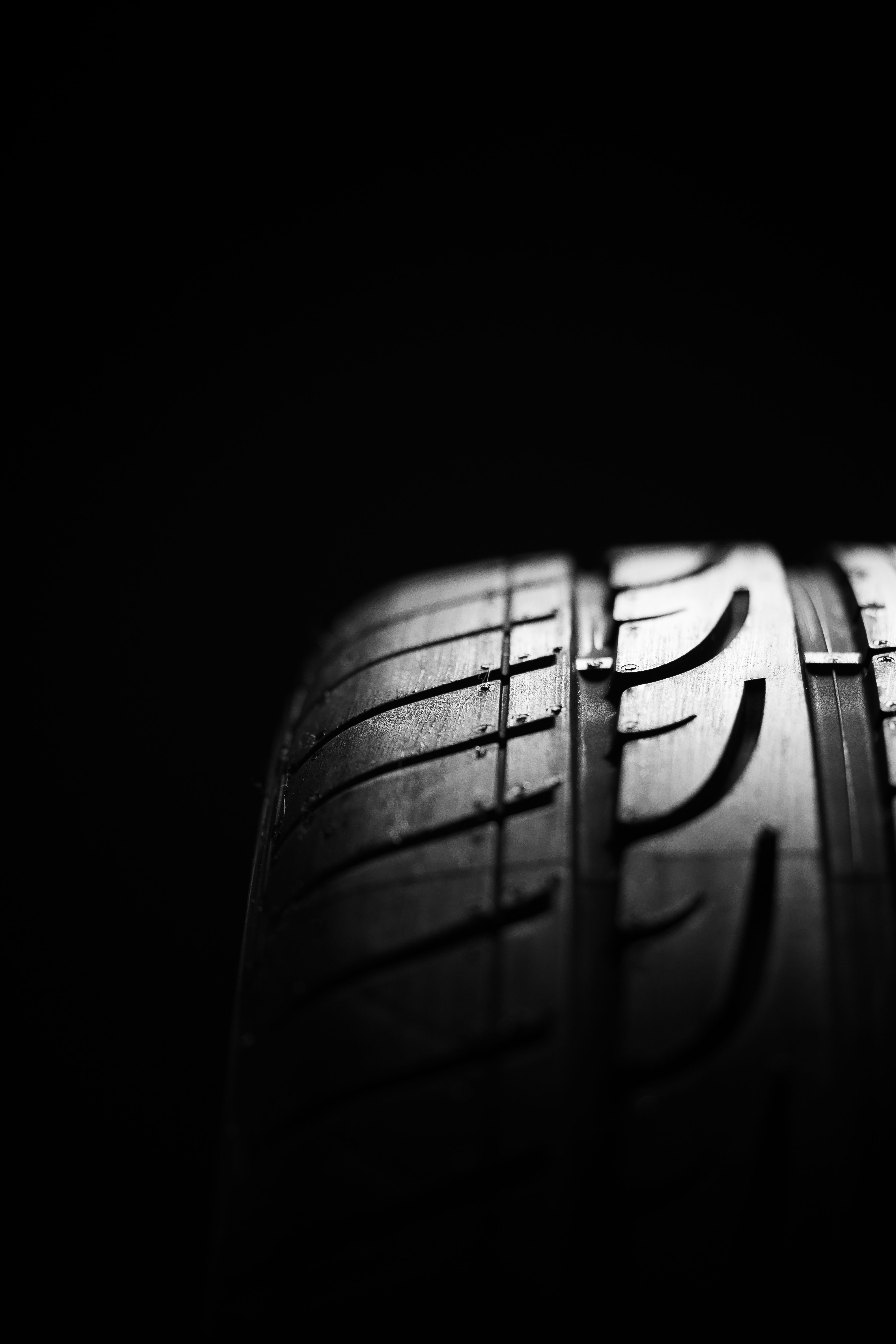 Car Tyre Wallpapers - Top Free Car Tyre Backgrounds - WallpaperAccess