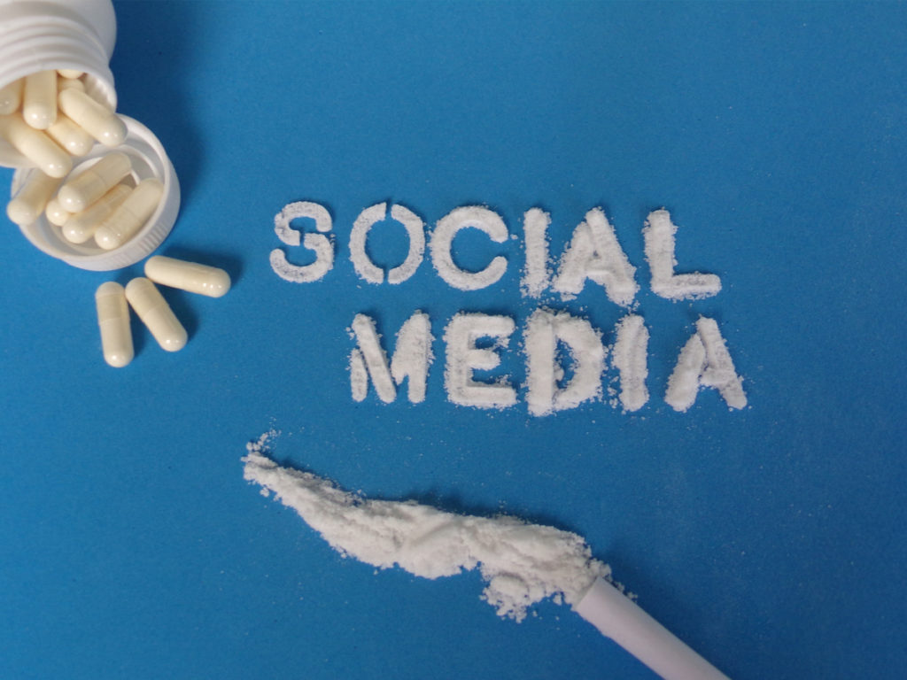 Social Media Addiction Wallpapers - Top Free Social Media Addiction ...