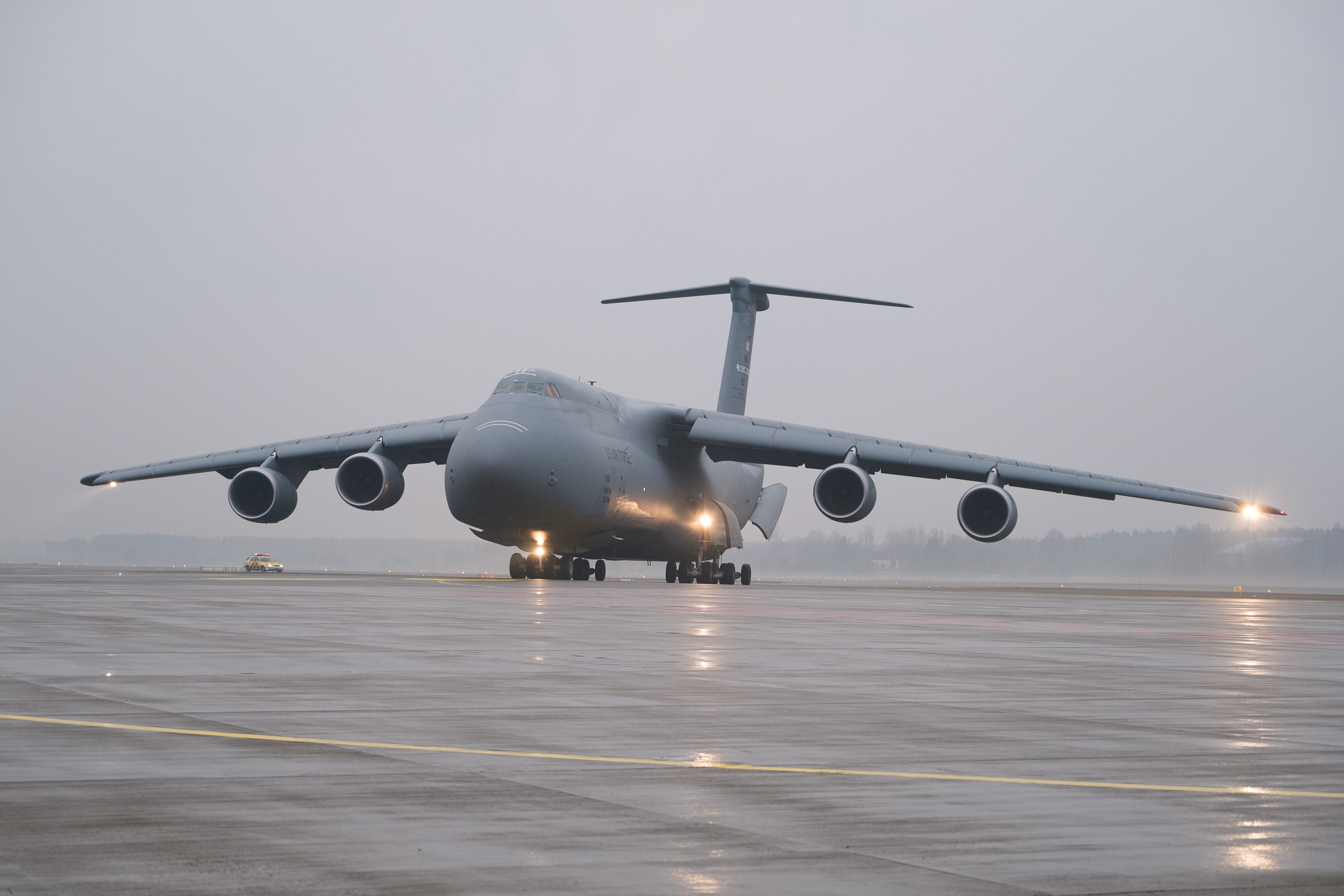 Lockheed C-5 Galaxy Wallpapers - Top Free Lockheed C-5 Galaxy Backgrounds - WallpaperAccess