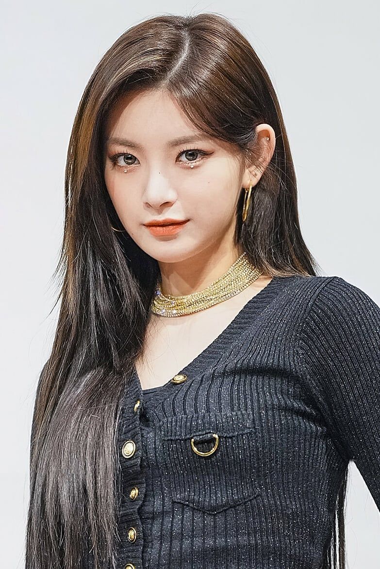 Wang Yiren Wallpapers - Top Free Wang Yiren Backgrounds - WallpaperAccess