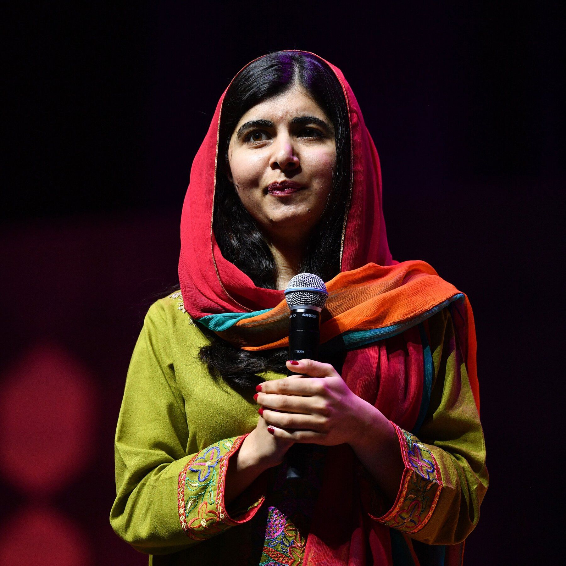 Malala Yousafzai Wallpapers - Top Free Malala Yousafzai Backgrounds ...