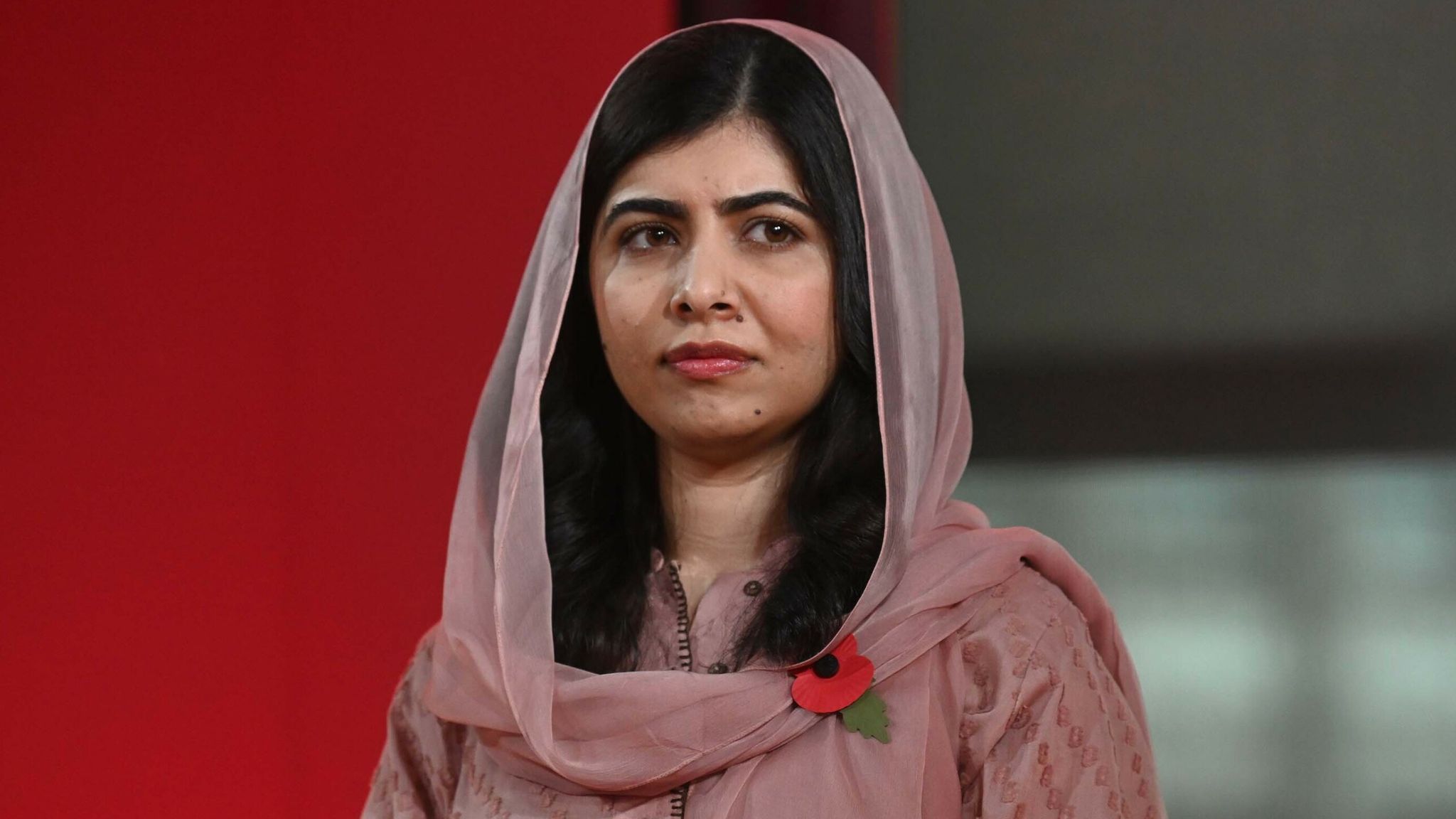Malala Yousafzai Wallpapers - Top Free Malala Yousafzai Backgrounds ...