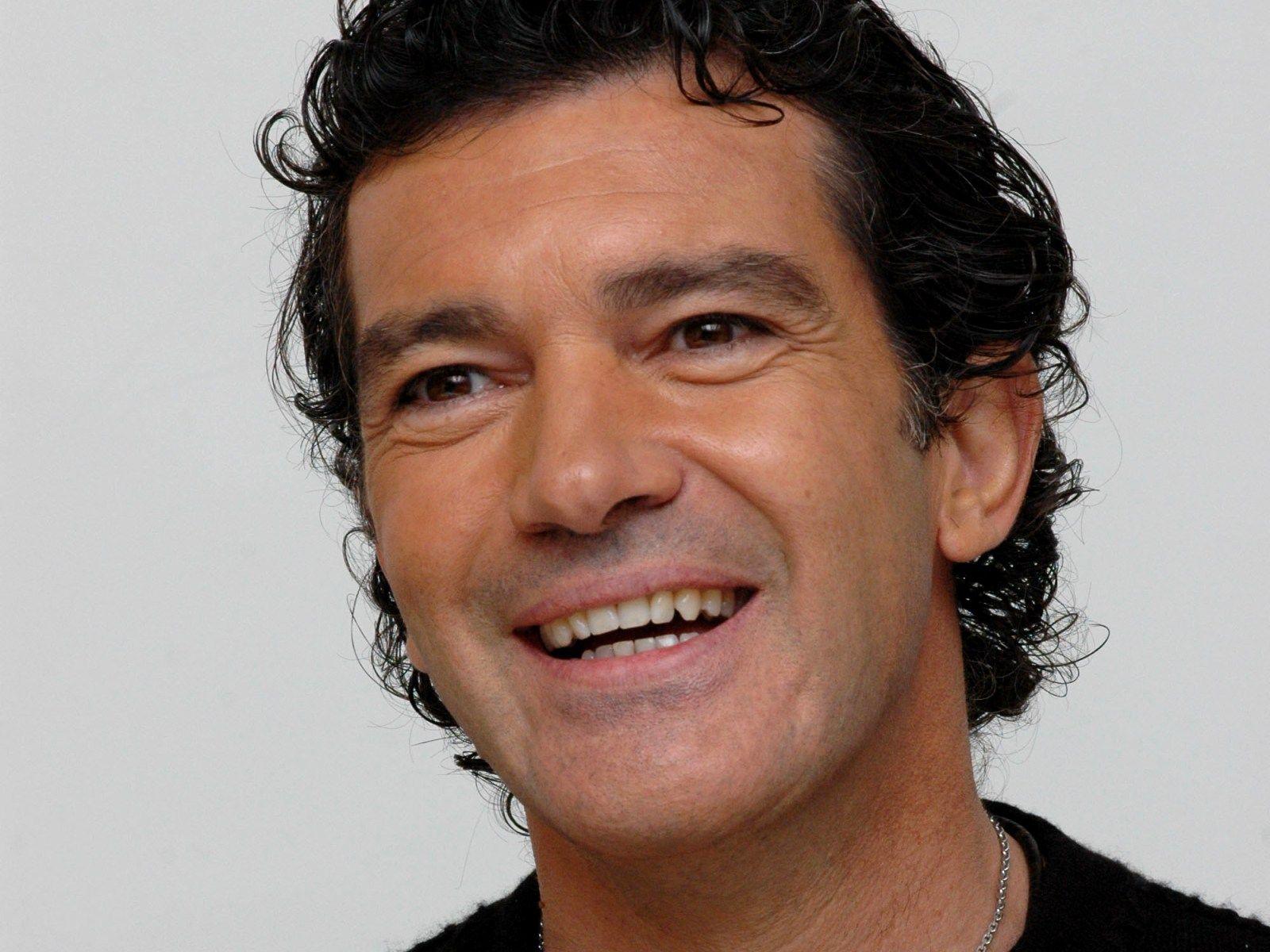 Antonio Banderas Wallpapers - Top Free Antonio Banderas Backgrounds ...