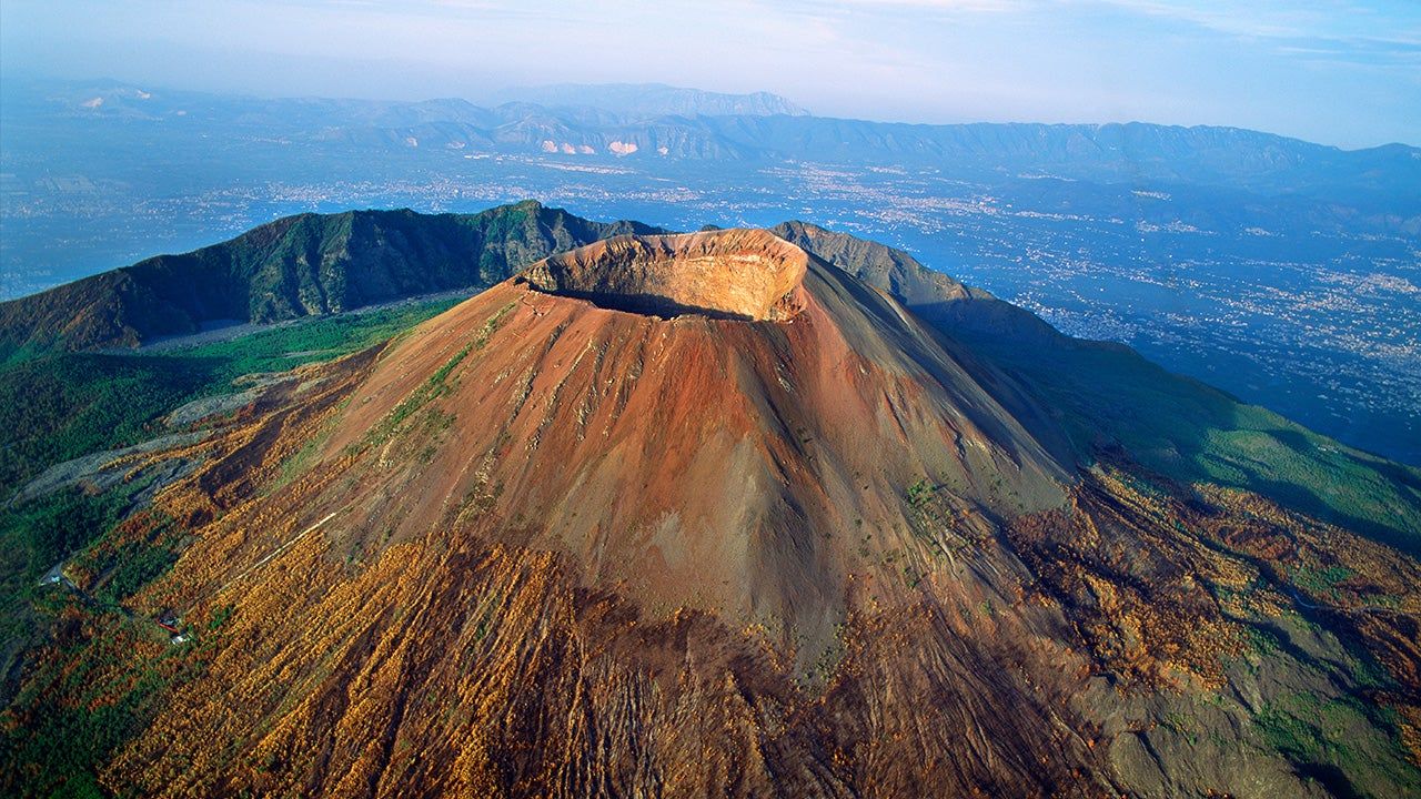 Vesuvius Wallpapers - Top Free Vesuvius Backgrounds - WallpaperAccess