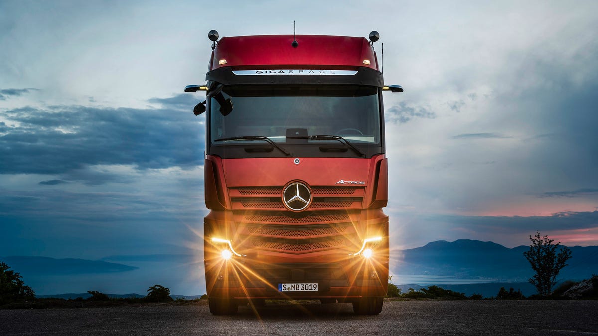 MERCEDES BENZ TRUCK Wallpapers - Top Free MERCEDES BENZ TRUCK Backgrounds - WallpaperAccess