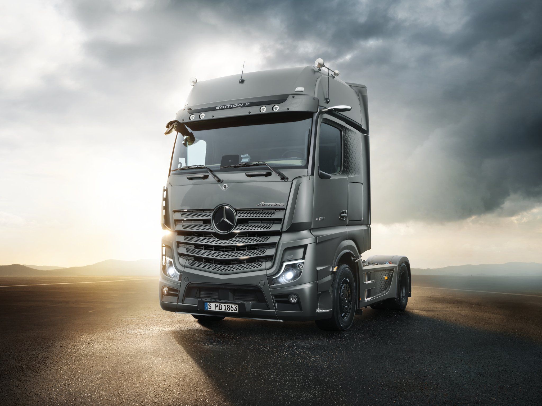 MERCEDES BENZ TRUCK Wallpapers - Top Free MERCEDES BENZ TRUCK Backgrounds - WallpaperAccess