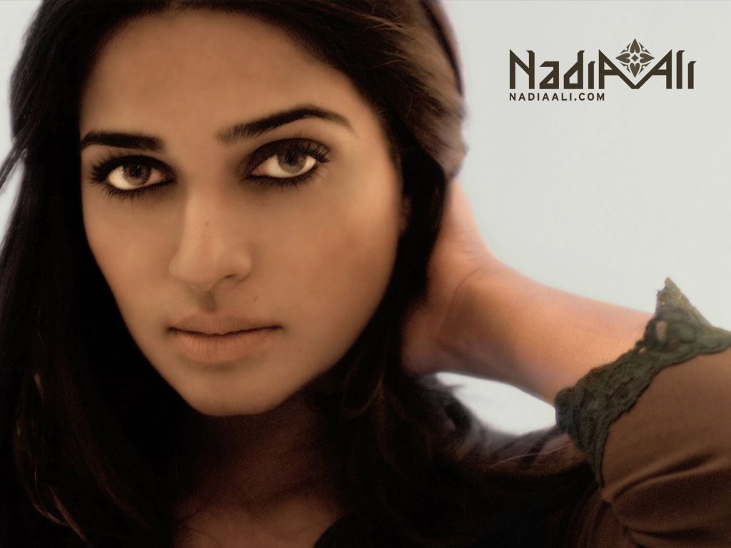 Nadia Ali Wallpapers - Top Free Nadia Ali Backgrounds - WallpaperAccess