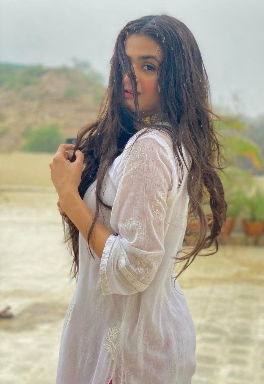 Hira Mani Wallpapers - Top Free Hira Mani Backgrounds - WallpaperAccess