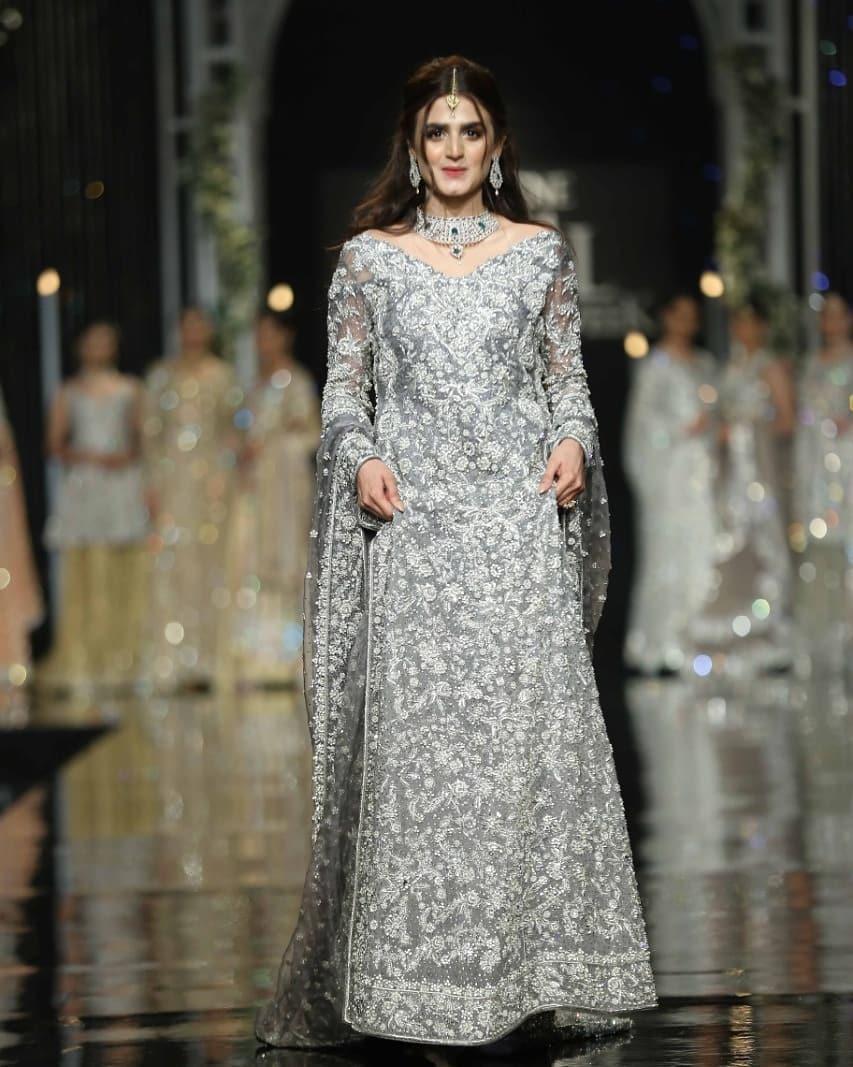 Hira Mani Wallpapers - Top Free Hira Mani Backgrounds - WallpaperAccess