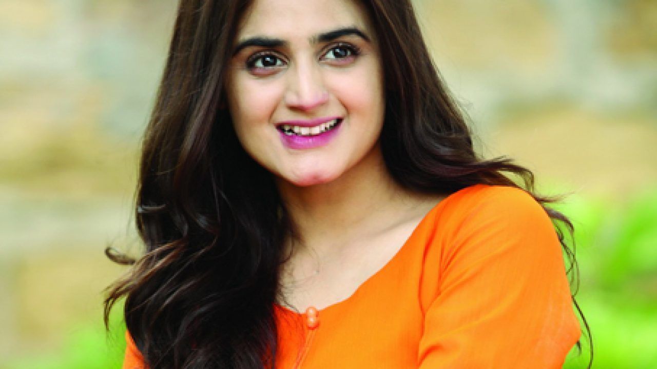 Hira Mani Wallpapers - Top Free Hira Mani Backgrounds - WallpaperAccess